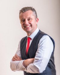 Find out all about the award-wining single holiday team at One Traveller.
